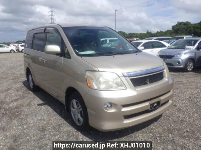 Buy Used 2004 Toyota Noah AZR65G (XHJ01010) - Carused.jp