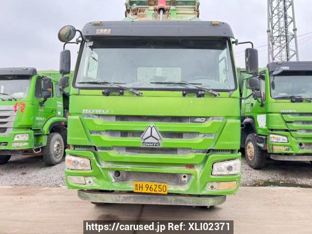 Buy Used 2019 HOWO 340 ZZ3257N3847E1 (XLI02371) - Carused.jp