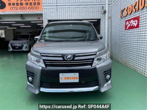 Buy Used 2015 Toyota Voxy ZRR80W (SP044A4F) - Carused.jp